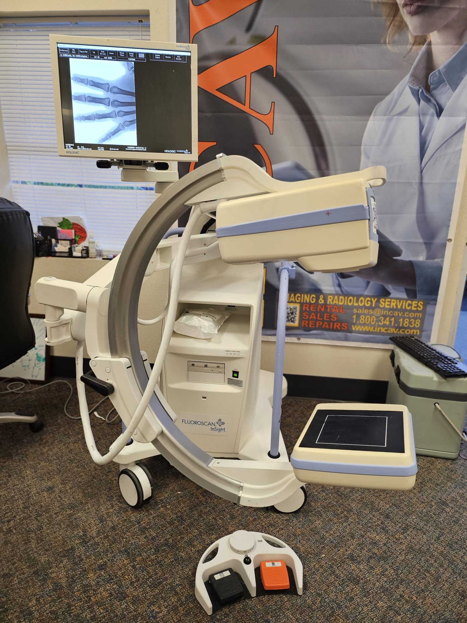 Fluoroscan Insight FD Mini C-Arm – inCAV Medical And Laboratory Equipment