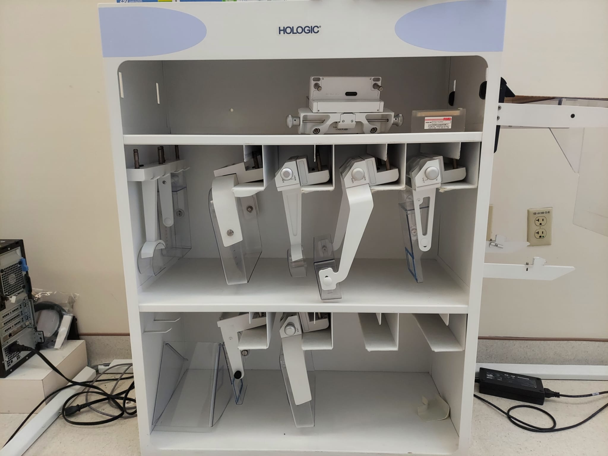 HOLOGIC SELENIA DIGITAL Mammo System 2008 – inCAV Medical And ...